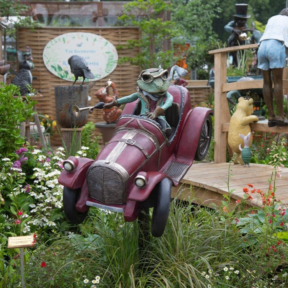 Large Toad in Motor Car - Garden Sculpture | Shop | Robert James Workshop