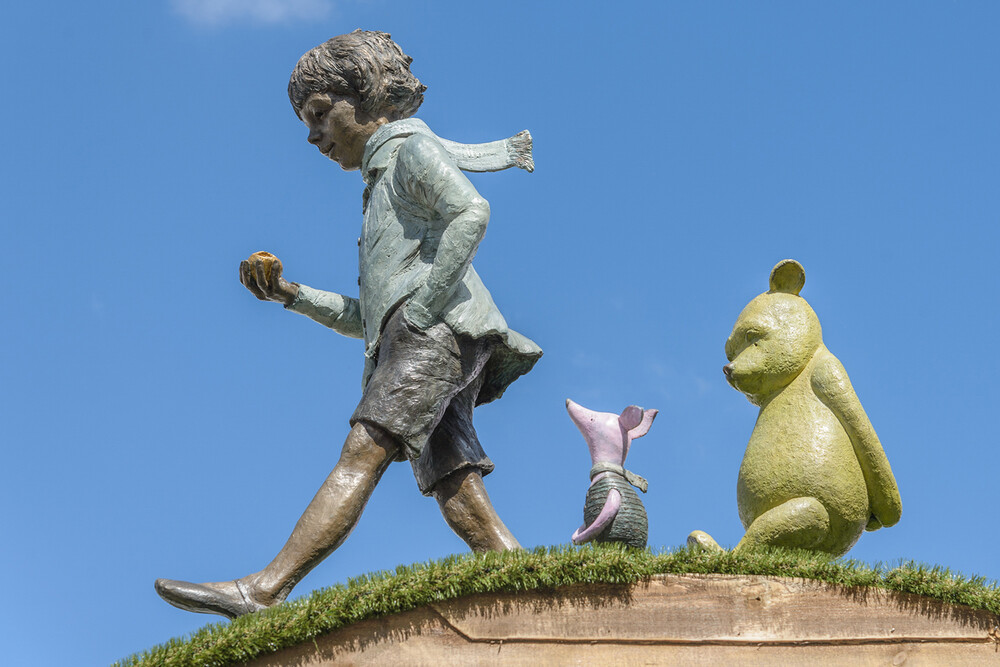 The Story of Christopher Robin and Winnie the Pooh | Robert James Workshop